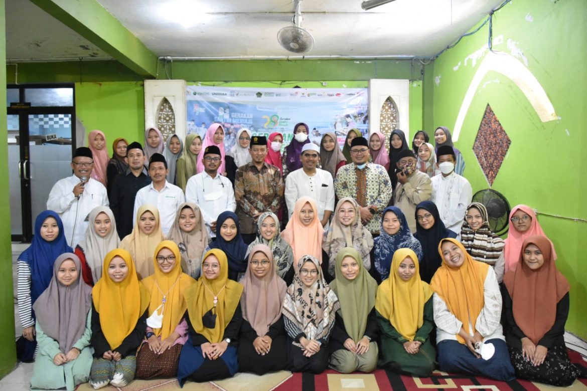 Warnai Ramadan, Suara Merdeka Adakan Gerakan Santri Menulis - Narasi ...