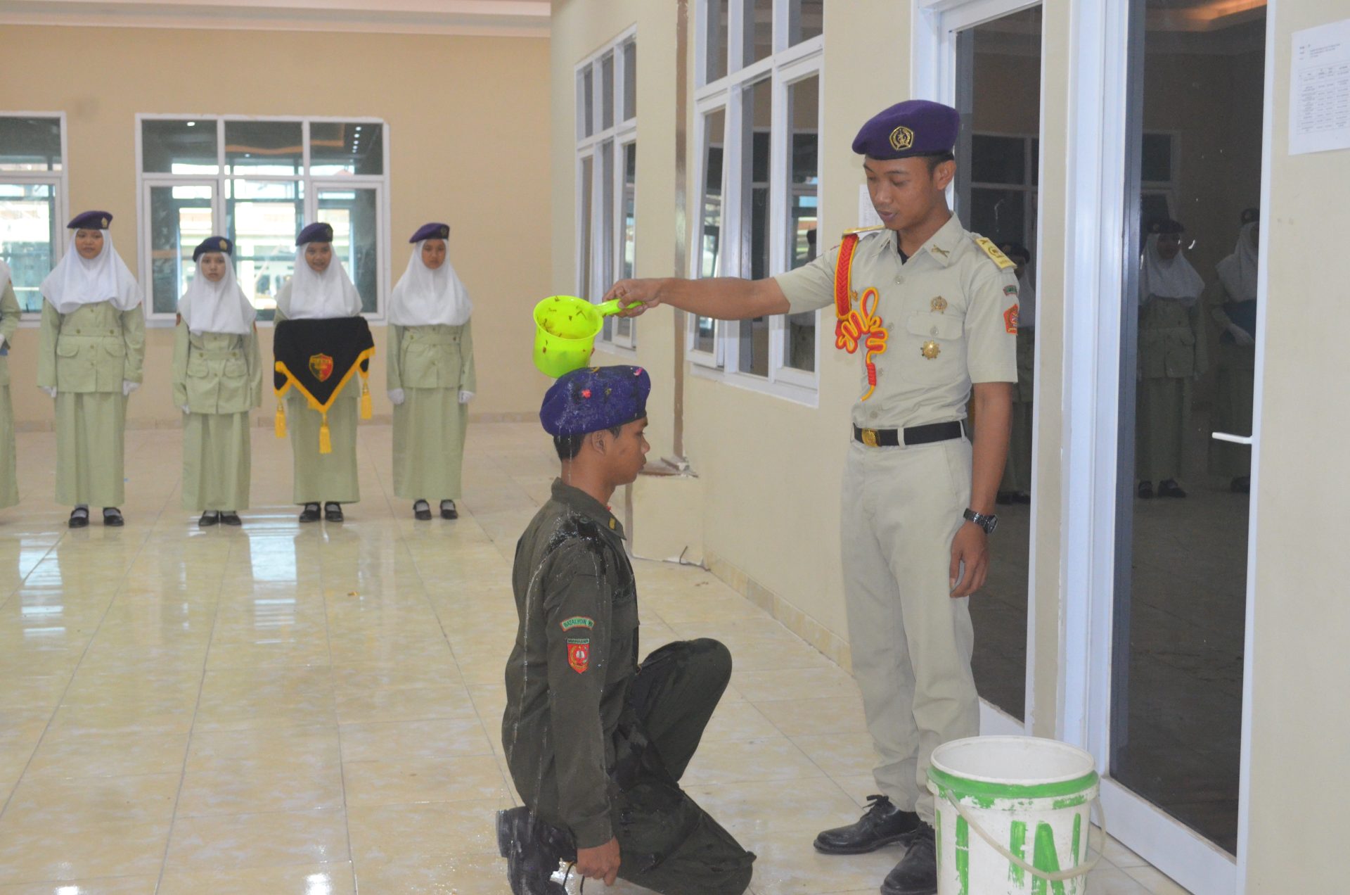 TRADISI PEMBARETAN MENWA BATALYON 966 GELINDING WESI SEKOLAH TINGGI ...